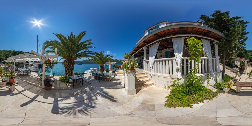 Kroatien - Villa Rava: Aufgang zur Terrasse - 360-Grad-Panoramafoto ...